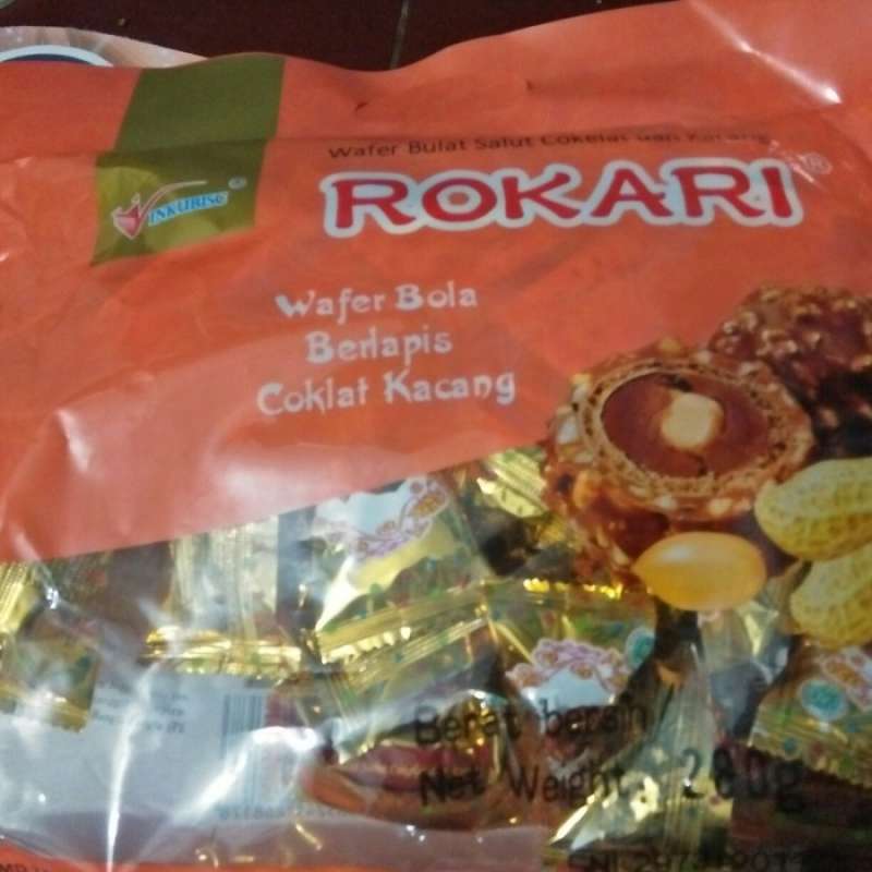 Promo Rocho Rokari wafer Bola Berlapis Coklat kacang Diskon 51% di ...
