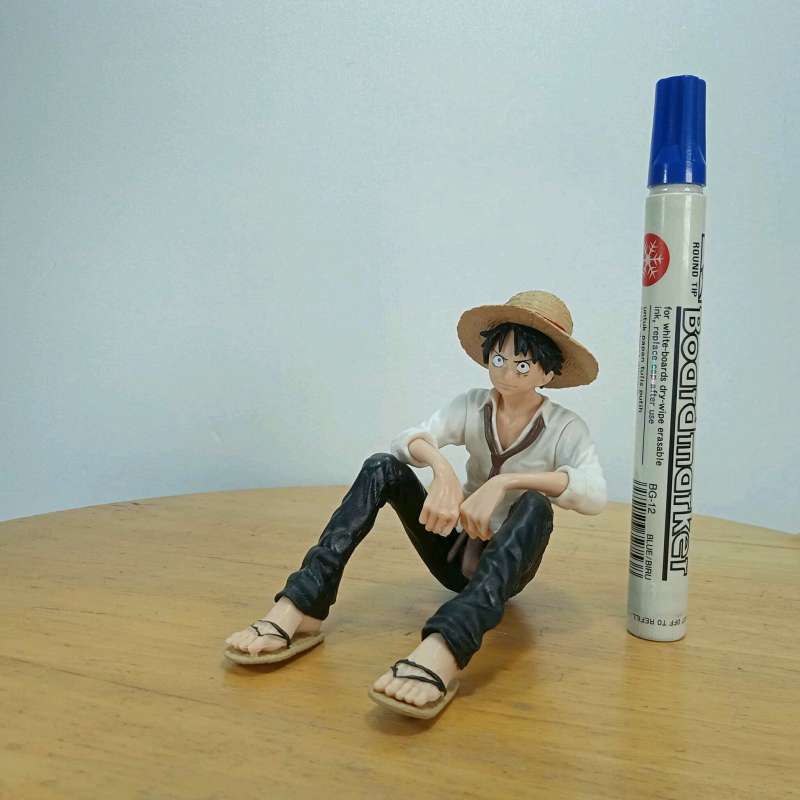 Jual Static Figure Luffy Duduk Baju Putih One Piece Monkey D Luffy ...