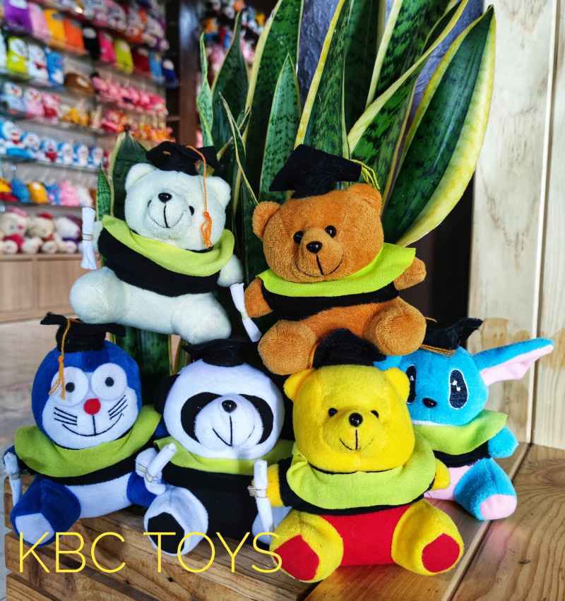 Jual KBC Toys Boneka Wisuda Mini Karakter Doraemon/ Stitch/Panda/Pooh ...