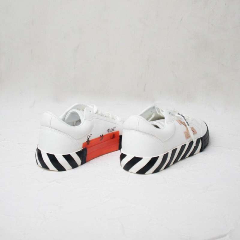 Jual Sepatu Off White Arrow Gold White Sneaker 100% Original - 40 Di ...