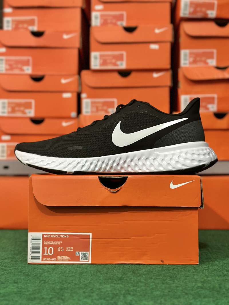 Promo SEPATU PRIA NIKE REVOLUTION 5 BLACK WHITE ORIGINAL STORE BNIB ...