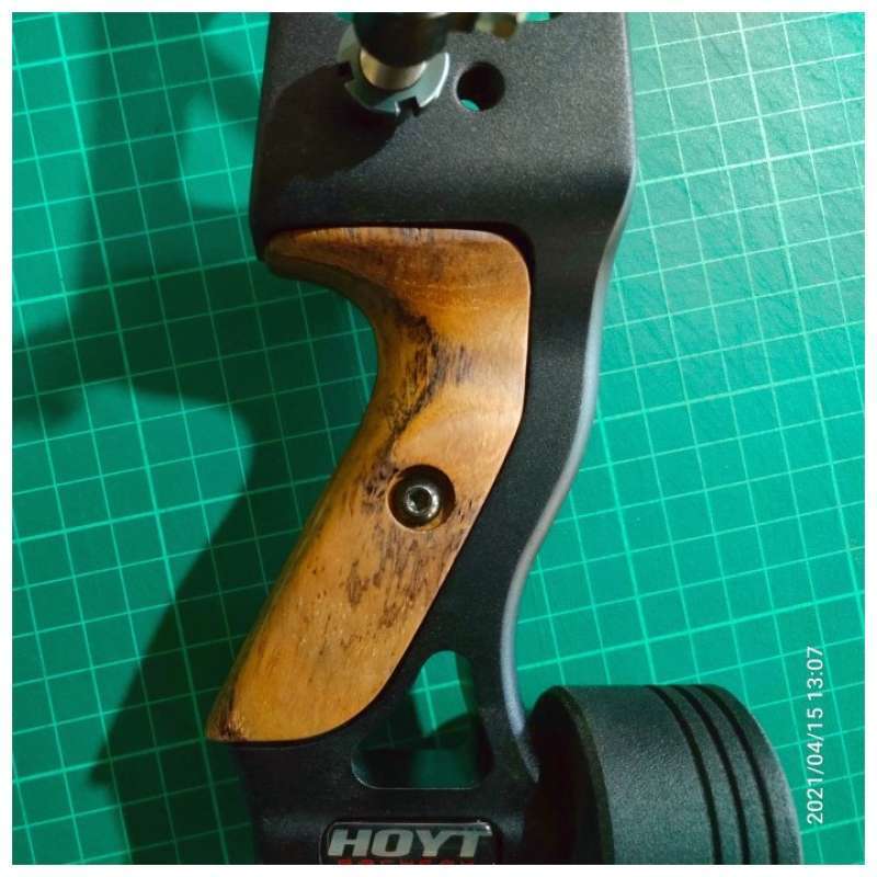 Jual Jual Hoyt Alero Custom Very Low Grip (Barebow) di Seller Maghfirah ...