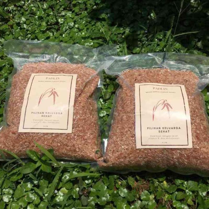Jual Beras Merah Pandan Wangi dan pulen ukuran 2,5 liter Halal di ...