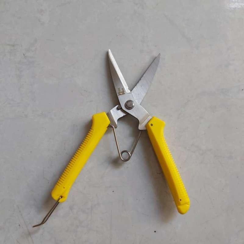 Promo gunting serbaguna/gunting stik/gunting baja ringan Diskon 7% di ...