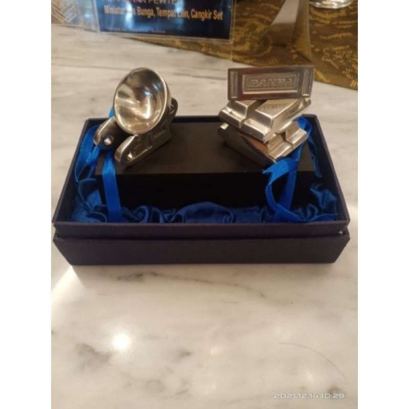 Jual Pewter Mangkok Kapal Keruk Dan Balok Timah di Seller Tins Gallery ...