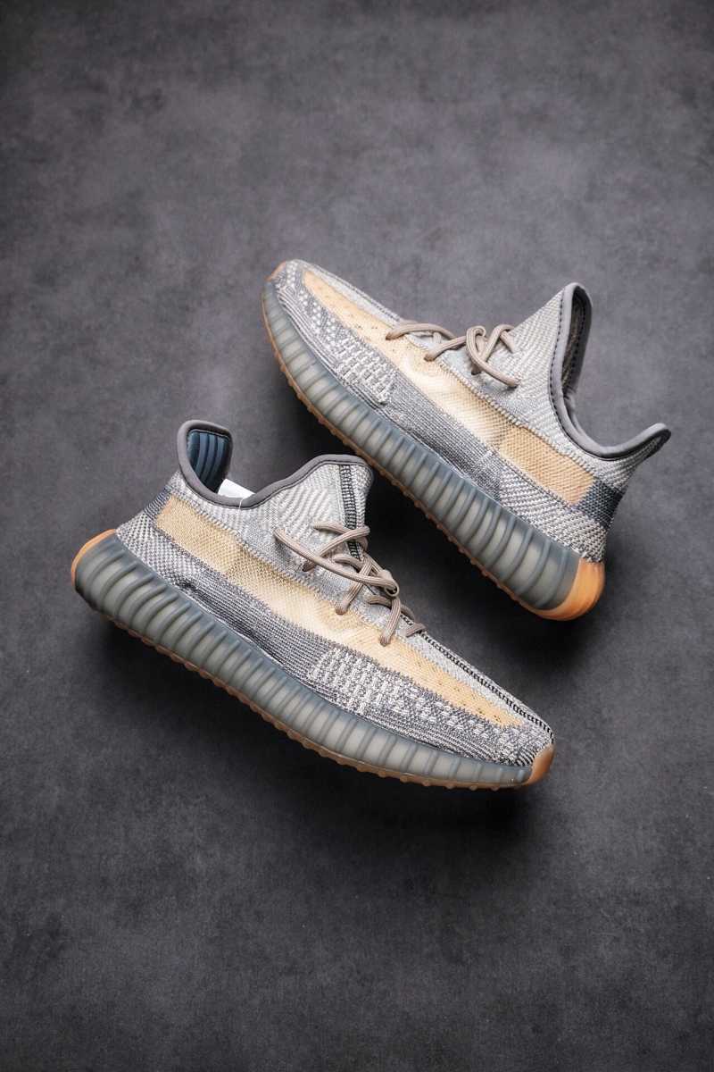 Jual Adidas Yeezy Boost 350v2 Light Running Shoe01 - 40.5 Di Seller Yiwang Shop - Hong Kong ...