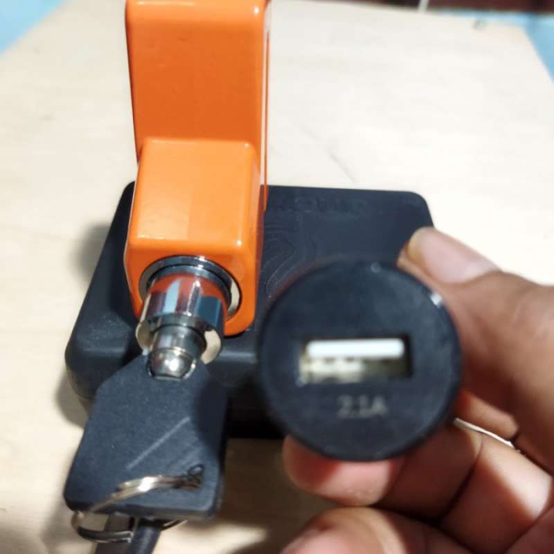 Promo Gembok Kunci Pengaman Cakram Sepeda Motor + Charger Usb Original ...