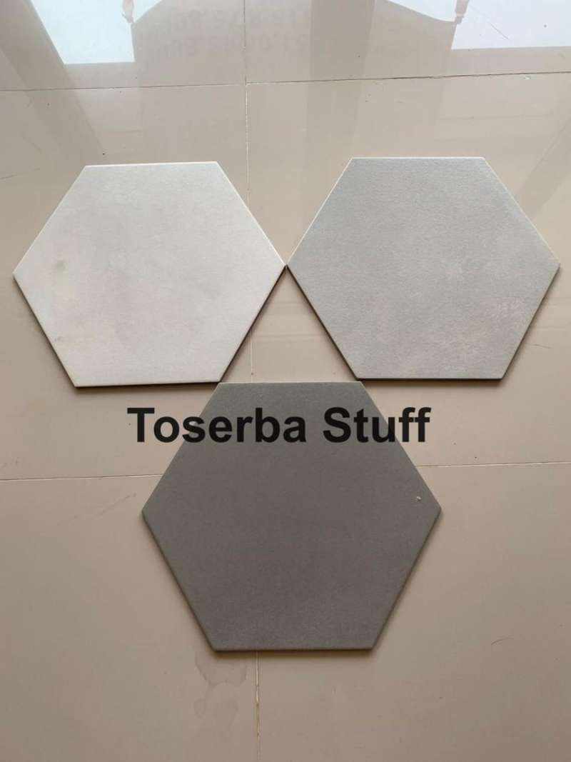 Jual Sample Keramik Roman Hexagonal Segi 5 Lima Abu Abu Hitam Putih 34 ...