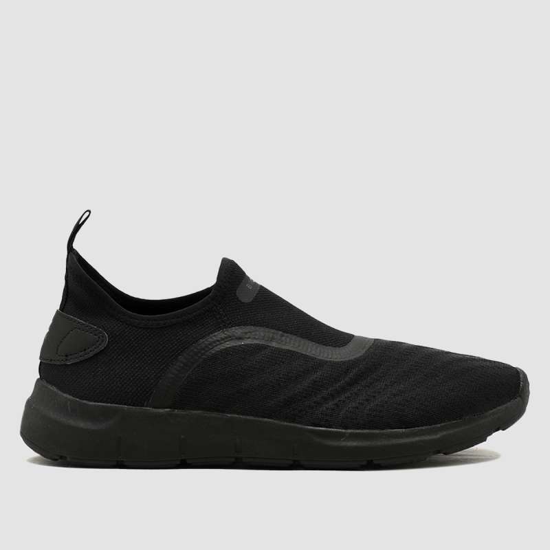 Jual BRODO - Sneakers Active Kaze Racer Slip On Full Black - 43 di ...