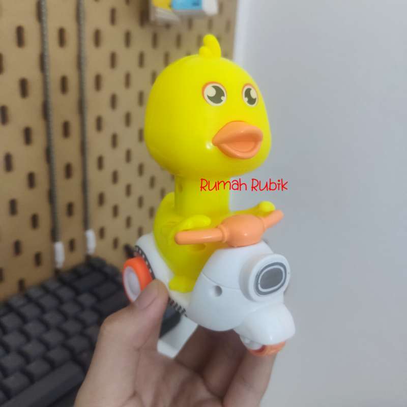 Jual Mainan Anak Bebek Naik Motor Vespa Tekan Leher Jalan Push & Go Di ...
