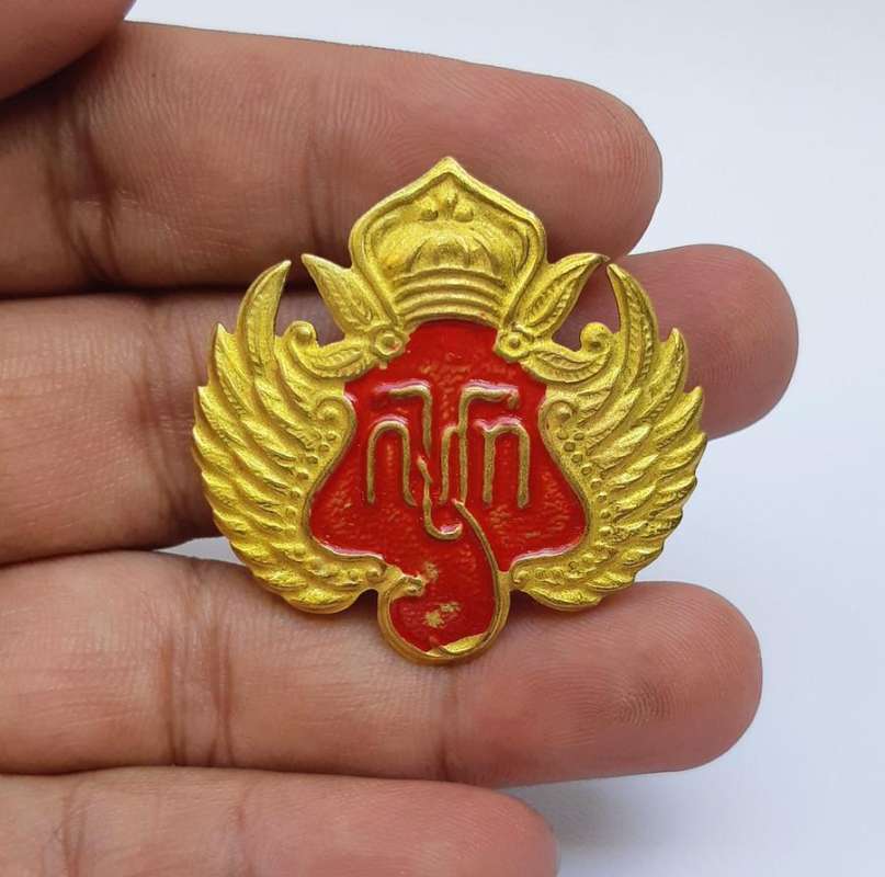 Jual Pin Bros Logo Hobo Lambang keraton yogyakarta Kuningan di Seller ...