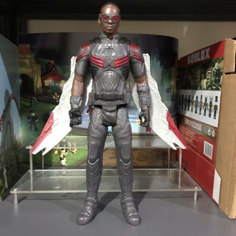 Jual HASBRO FALCON TITAN HERO SERIES - ACTION FIGURE 12 INCH di Seller ...