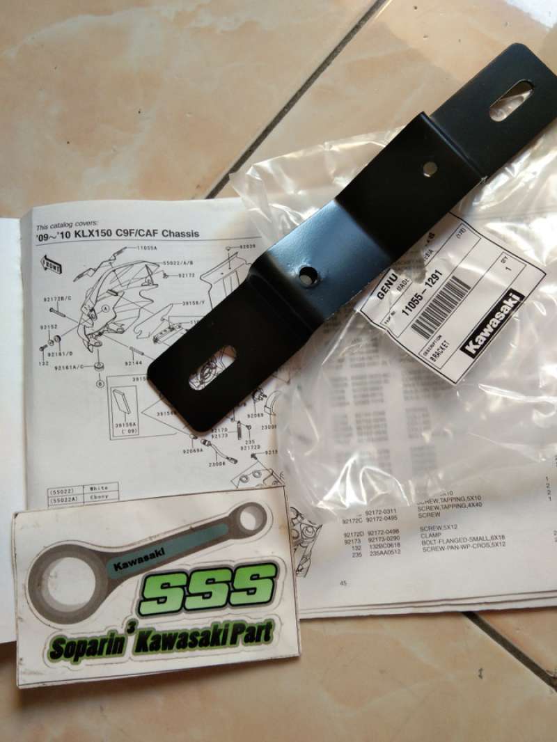 Jual besi dudukan plat nomor depan klx lama s dan l di Seller Lilliaa ...