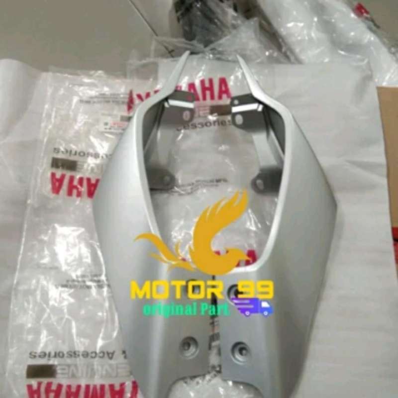 Jual cover body belakang R15 VVA V3 kanan kiri silver original part ...