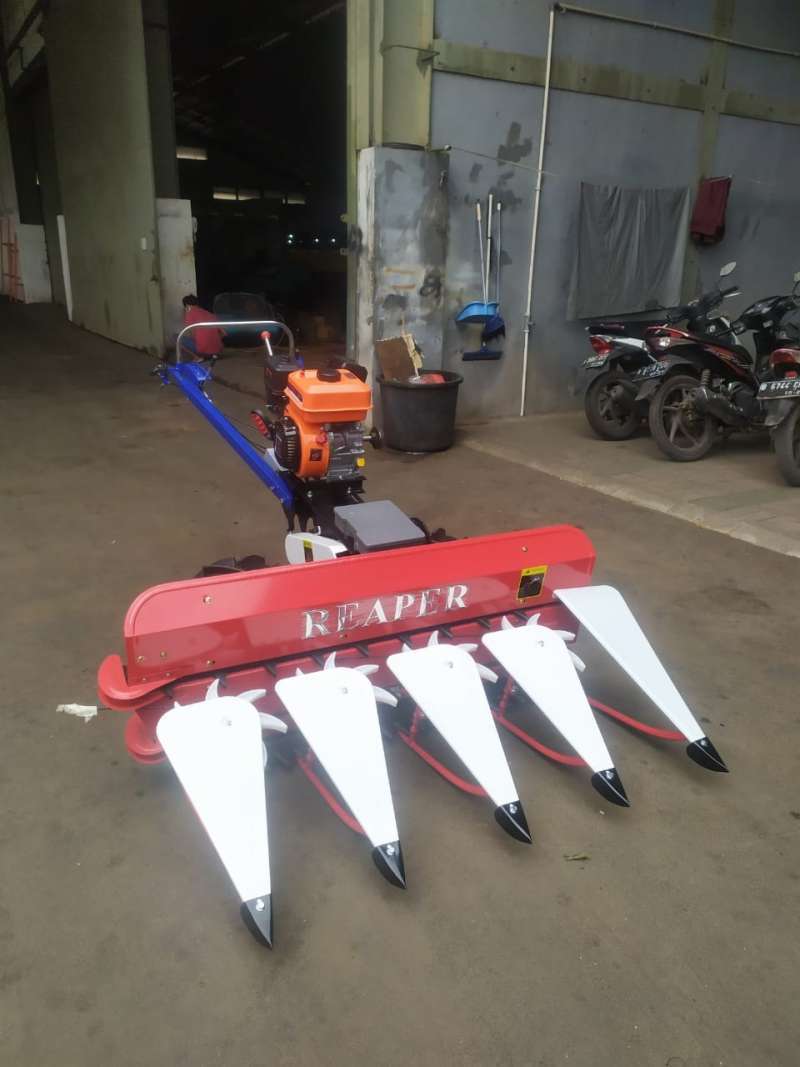 Jual Mesin Potong Panen Padi (Paddy Reaper) Model Traktor Tangan di ...