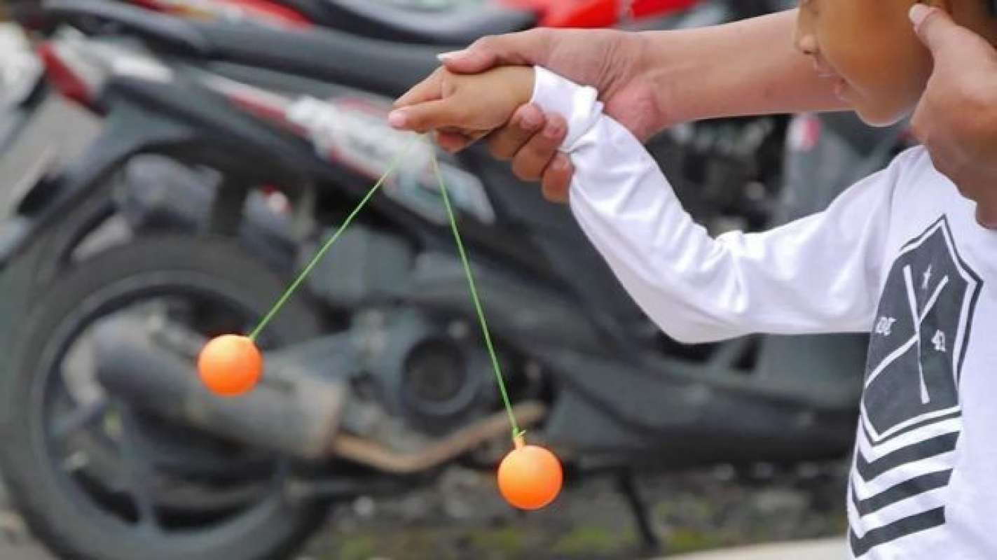 Jual Lato Lato Mainan Anak Jadul Mainan Tek Tek Etek Etek Viral Tik tok ...