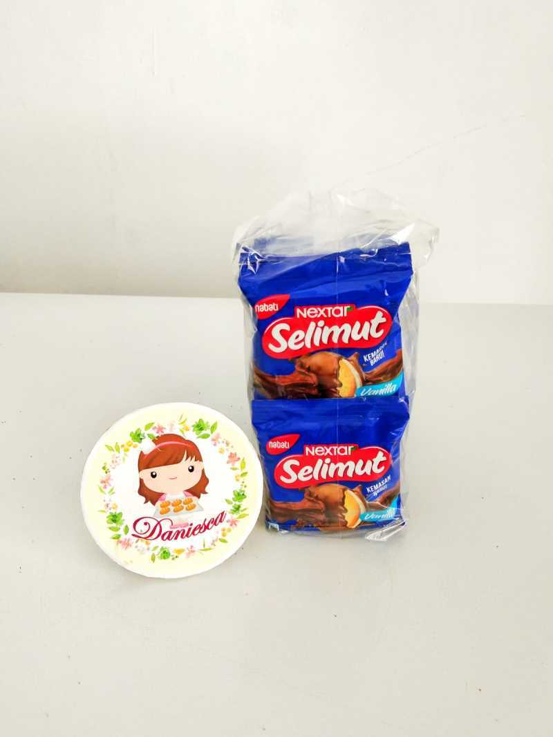 Jual sekotak biskuit coklat wafer produk NABATI RICHEESE RICHOCO ROLLS ...