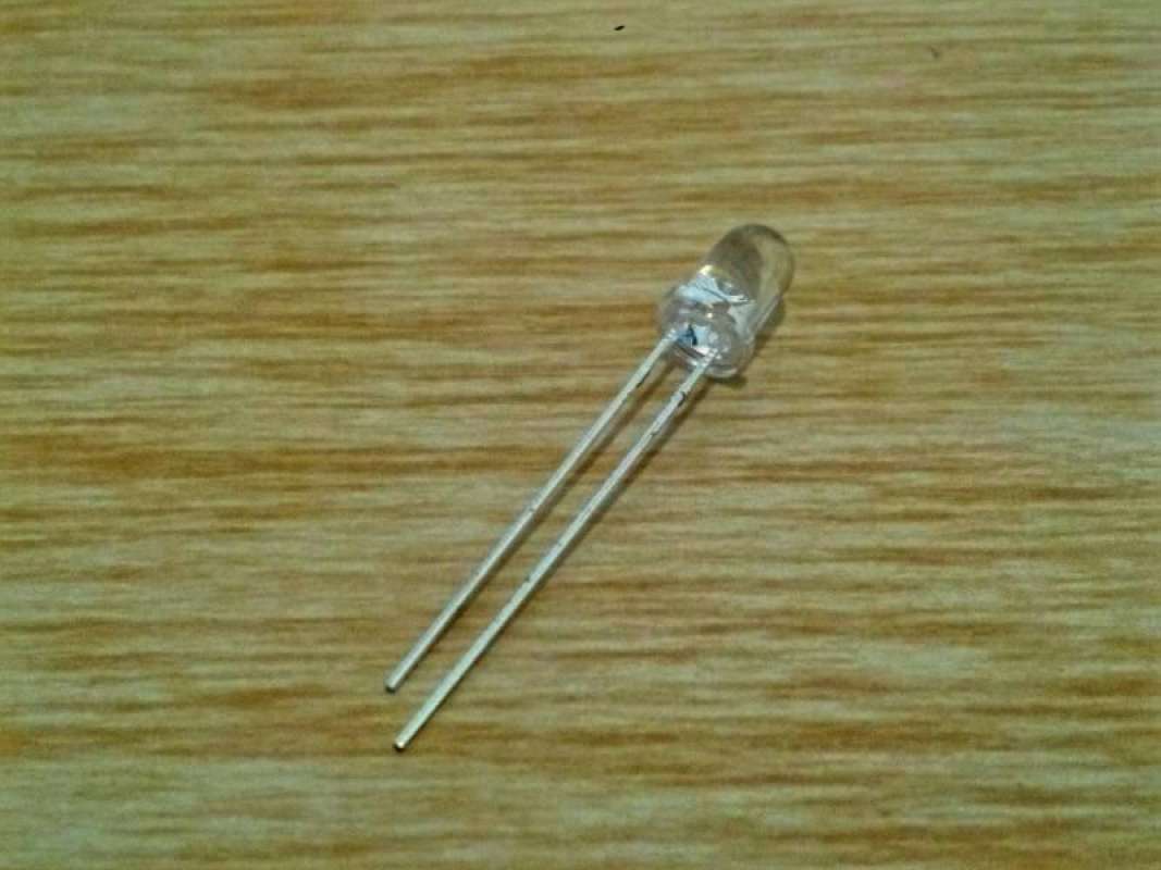 Jual Led 5mm Merah Led 5 Mm Paling Terang Di Dunia ( Isi 1000pcs) Di ...