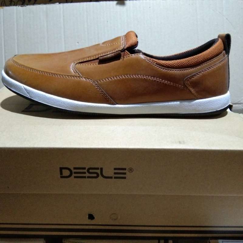 Jual Sepatu Slip On Pria ORIGINAL DESLE SHOES di Seller sneakers daily ...