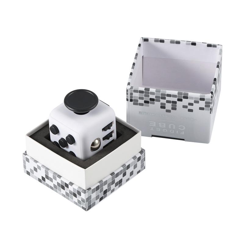 Jual Fidget Cube Premium 2017 Edition Buttons Mainan Edukasi - White ...