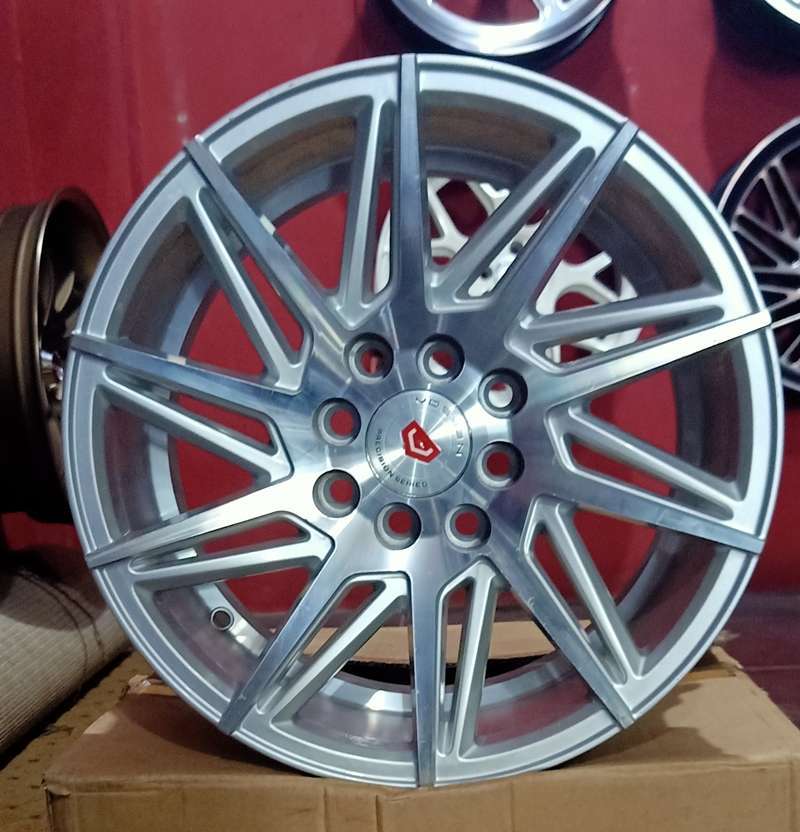 Jual Velg R15 Vossen H8 Pcd 100/114,3 Lbr 7 di Seller Velg pamulang 55 ...