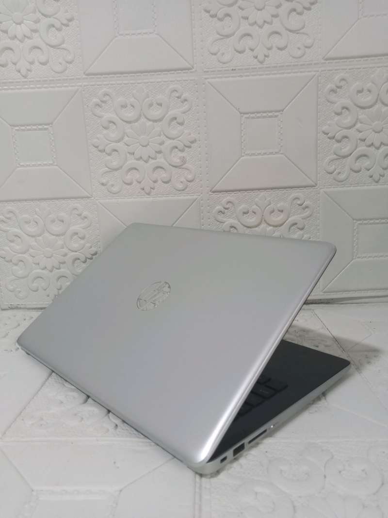 Jual Laptop Hp 14-cm0013ax Amd A9-9425 4gb/1tb Amd Radeon Tm 520 Di ...