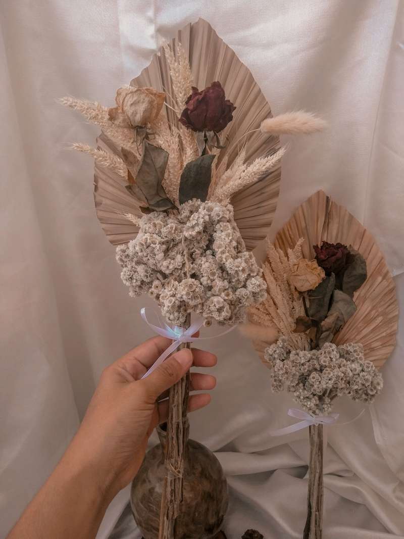 Jual bunga kering mix/palm arrangement flower/ buket bunga kering ...