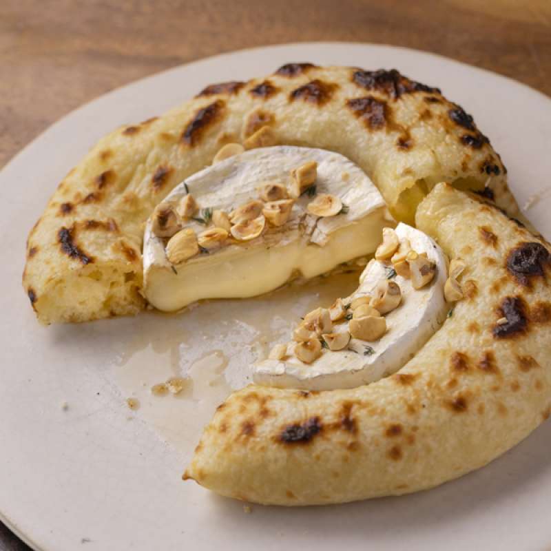 Jual Oma Elly Kitchen - Whole Baked Camembert Pizza Di Seller Oma Elly ...