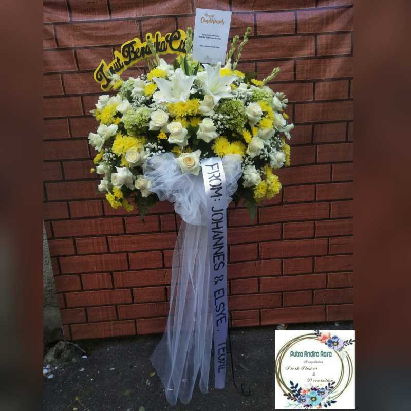 Promo RANGKAIAN STANDING BUNGA ROSE PUTIH VARIASI ASTER KASPEA SEDAP ...