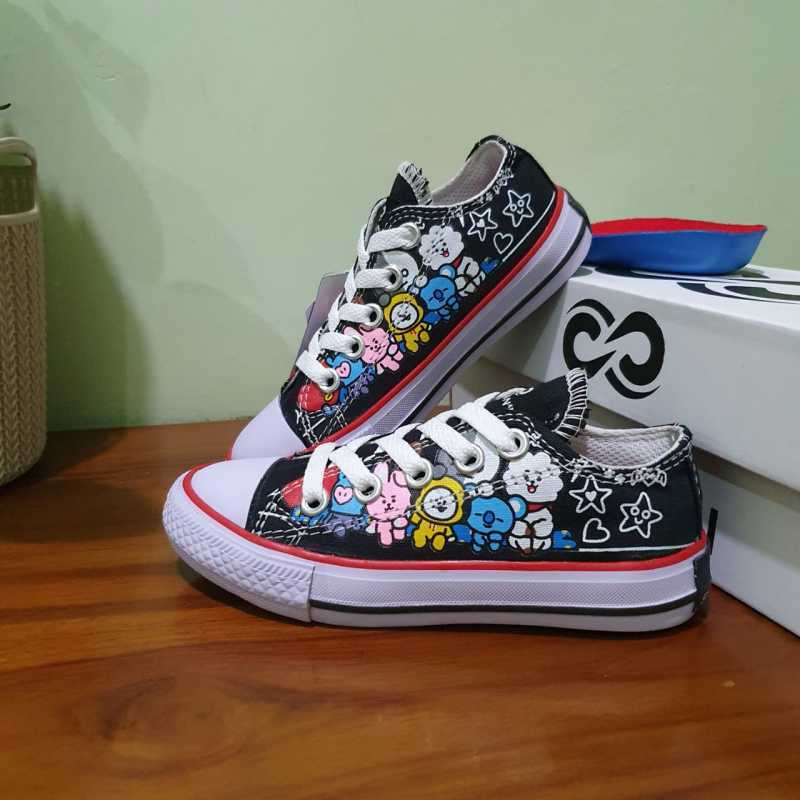 Rekomendasi Sepatu Sekolah yang Awet dan Berkualitas - Blibli Friends