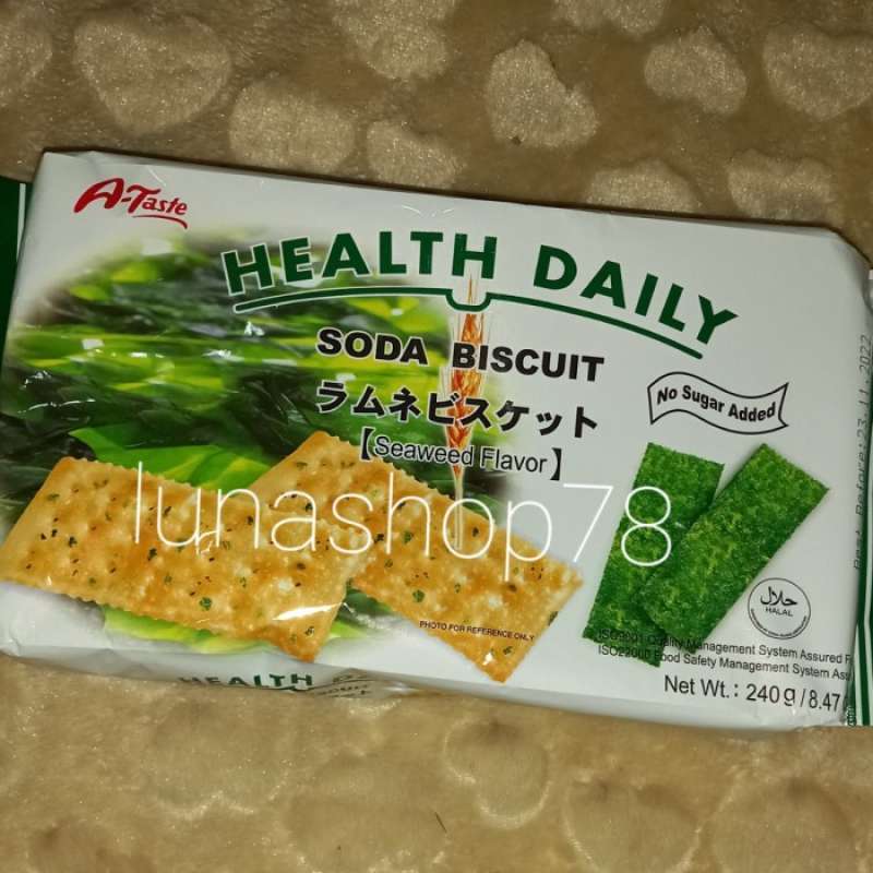 Jual Biskuit rasa rumput laut Silang soda biscuit seaweed flavor 240g ...