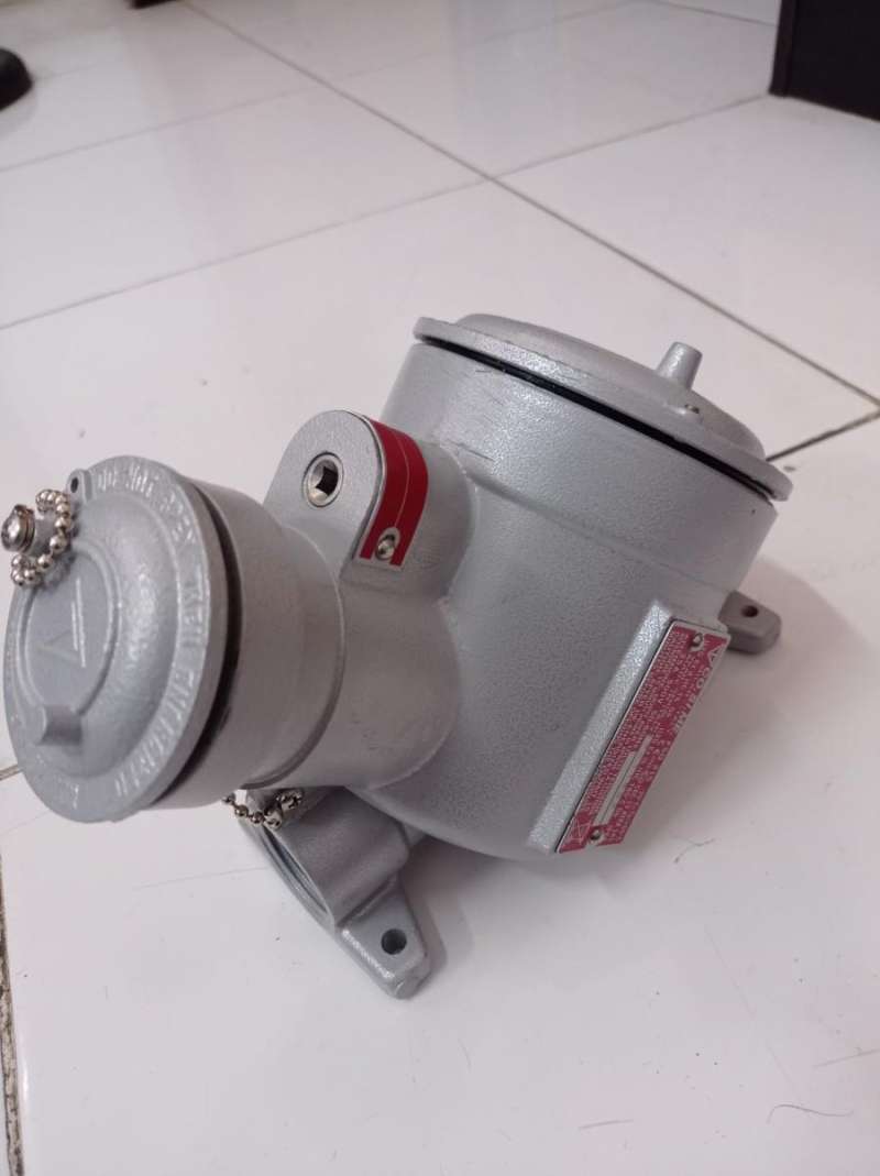 Jual COSIME EXPLOSION PROOF SOCKET 2P+E 25A FSQ 215 3PIN di Seller MAMI ...