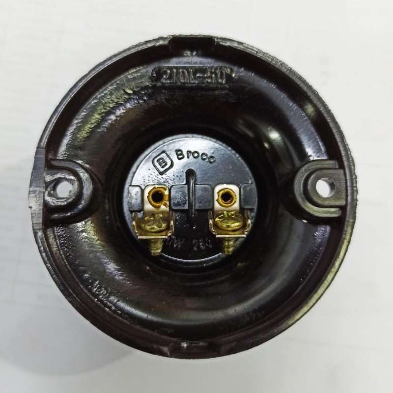 Jual Broco Fiting Lampu Hitam Fiting E27 Tipe 210l Di Seller Tk. Cahaya ...