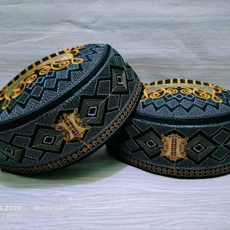 Jual Peci Kopeah Terompah Malaysia Logo Pintu Aceh/peci Putih Haji/peci ...