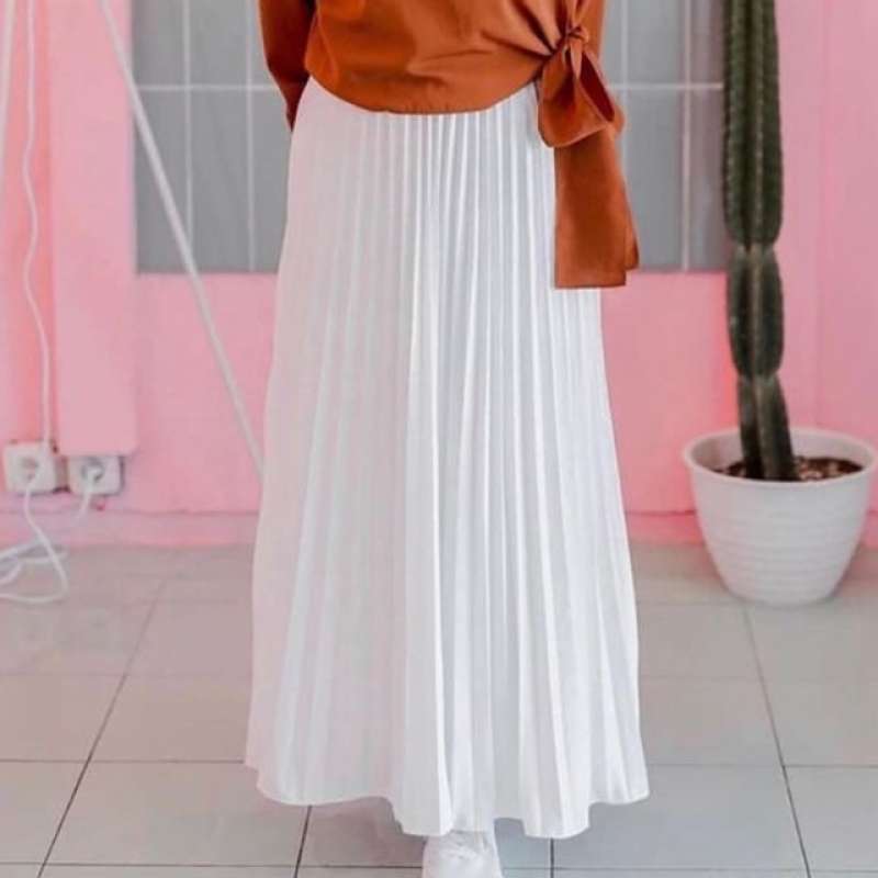 Warna Rok Plisket yang Bagus, Dijamin Bikin Cantik Deh! - Blibli Friends