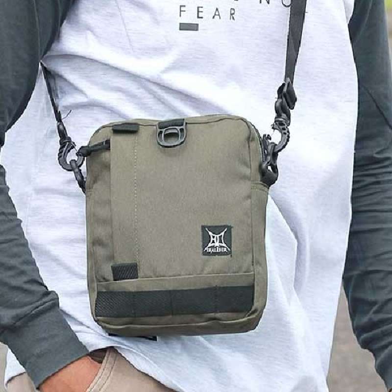 Promo Tas Selempang Distro Pria Terbaru Travel Bag Kecil - Sling Bag ...