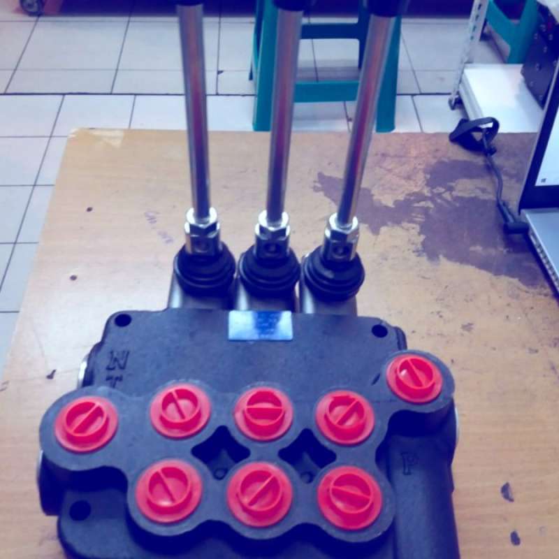 Promo Hand valve atau Handcontrol Hydraulic Ukuran 3/8 3Stik Spring ...