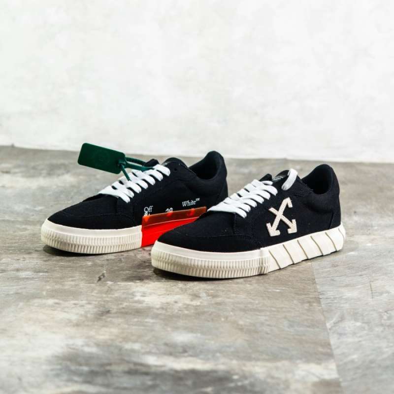 Jual Sepatu OFF WHITE ARROW WHITE BLACK SS22 SNEAKER 100% ORIGINAL di ...