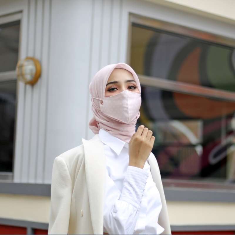 Jual MONOGRAM MASK di Seller Hidahasan - Tanjung Barat, Kota Jakarta ...