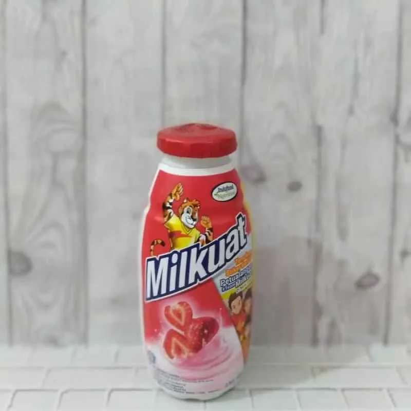 Jual Milkuat Strawberry Susu UHT [65mL- Botol] di Seller AGA Mart ...