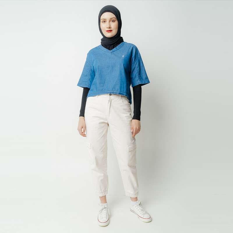 Jenis Bahan Baju yang Adem, Nyaman Dipakai di Cuaca Panas! - Blibli Friends