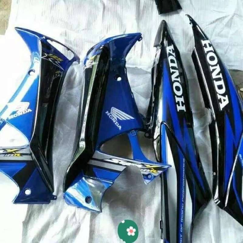 Jual cover body belakang berikut sayap depan motor supra x 125 biru ...