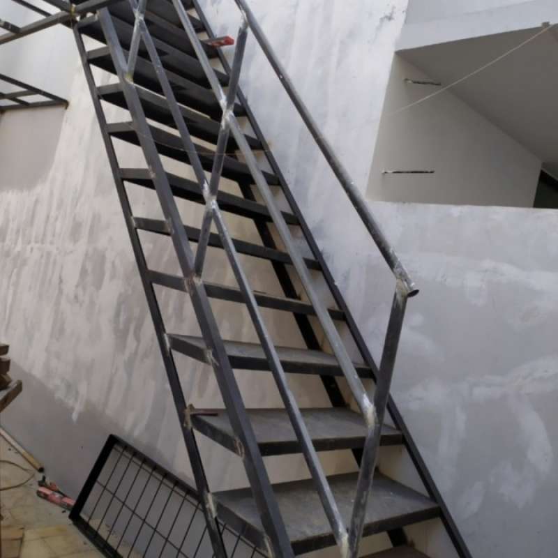 Promo Tangga Rebah Besi Minimalis Diskon 23% Di Seller Moskov Store ...