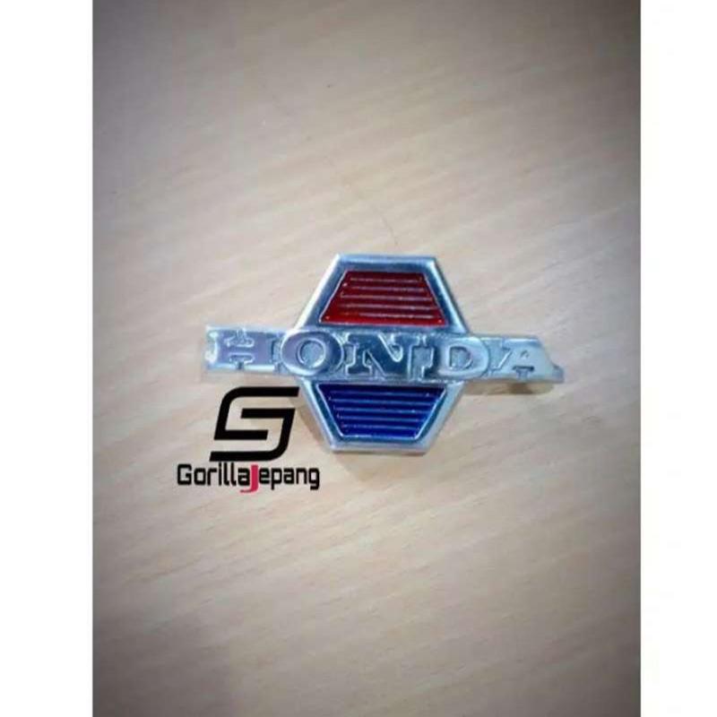Jual OEM Emblem Honda C70 - Emblem Sayap Honda C70 - Emblem Legshield ...