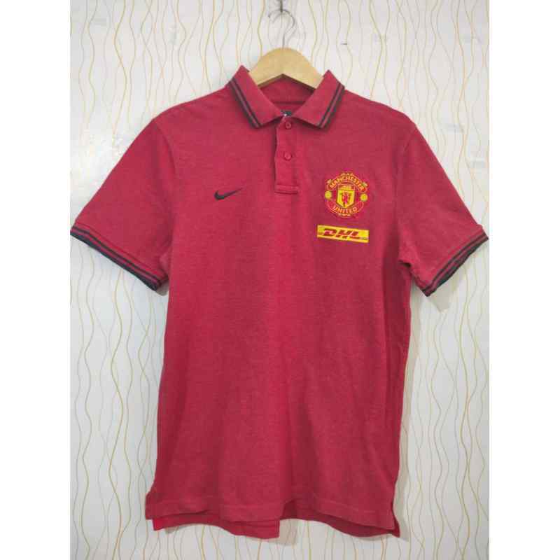 Jual Kaos Polo Nike Sportswear Merah Logo MU di Seller Kaine Thrifting ...