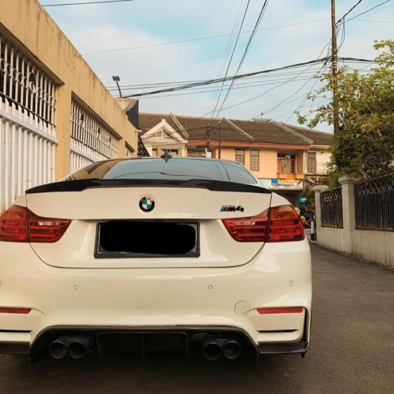 Promo Emblem BMW M4 Black Matt - Multicolor Diskon 10% di Seller GIFAR ...