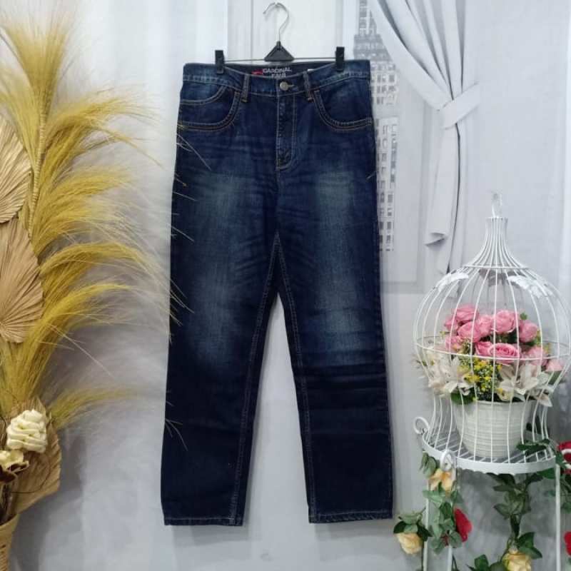 Ciri-Ciri Celana Jeans Cardinal Original yang Wajib Kamu Tahu!