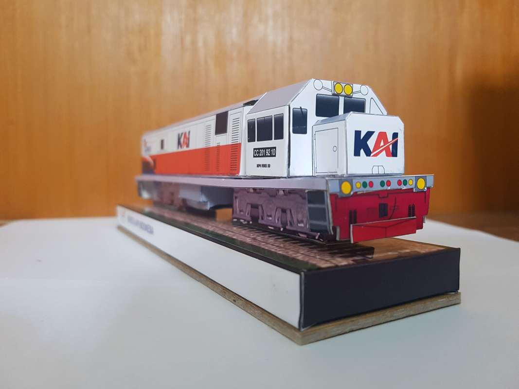 Jual Miniatur papercraft kereta api CC201 di Seller PCR24 - Cipamokolan ...