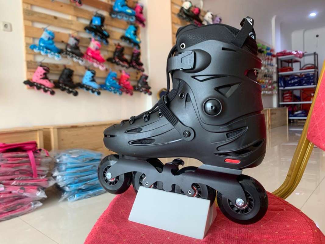 Jual Sepatu Roda Inline Skate Flying Eagle Eclipse Black - 45 di Seller ...