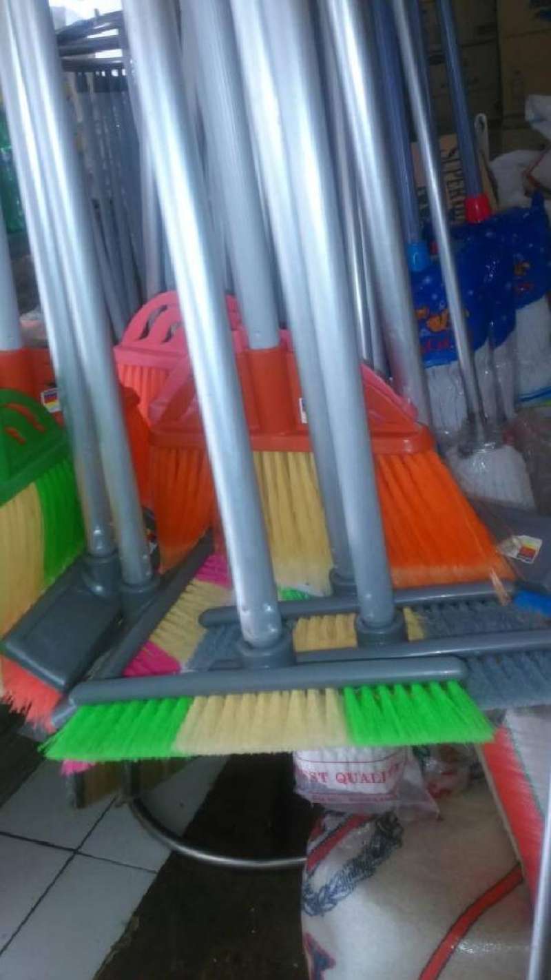 Jual sikat lantai gagang panjang Nagata 833 di Seller UD.Thanisa ...